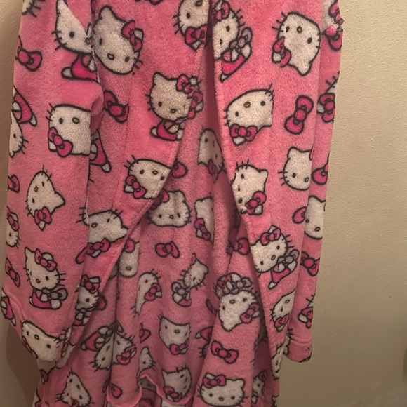 Hello Kitty | Pajamas | Hello Kitty Bath Robe | Poshmark